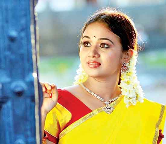 Saranya sasi: క్యాన్సర్‌తో ప్రముఖ నటి మృతి | Saranya-sasi-passed-away