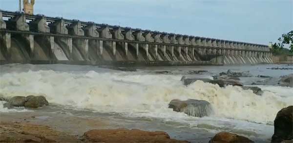 Telangana News: శ్రీరామ్‌సాగర్‌ ప్రాజెక్టుకు తగ్గిన వరద ఉద్ధృతి ...