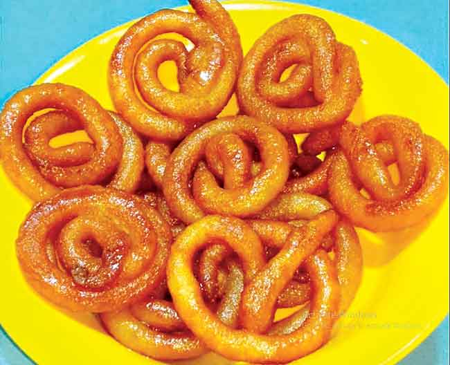 భలే జిలేబీ... పండ్లూ కూరగాయలతో.. | here-different-types-of-jalebi-with ...
