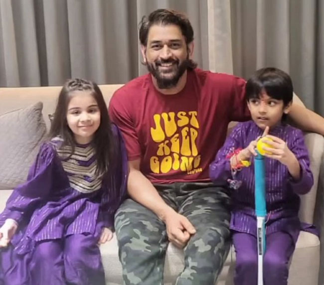 MS Dhoni: చిన్నారులతో ధోని సందడి.. నెట్టింట వీడియో వైరల్ | ms-dhoni ...