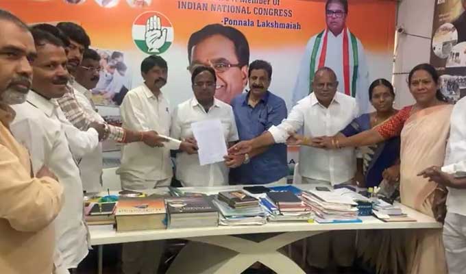 Ponnala: కాంగ్రెస్‌లో బీసీ నేతలు ఎందుకు ఓడిపోతున్నారో చర్చ జరగాలి ...