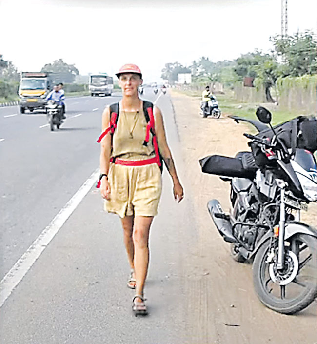 ఆస్ట్రేలియా అమ్మాయి.. ఆదిశంకరుని బాటలో | general