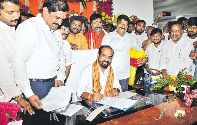 Satya Kumar: వైద్య ఆరోగ్య శాఖ నిధులను మళ్లించారు | satya-kumar-takes ...