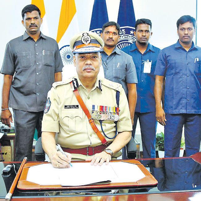 AP DGP: డీజీపీగా ద్వారకా తిరుమలరావు బాధ్యతల స్వీకరణ | dwaraka-tirumala-rao-takes-charge-as-ap-dgp