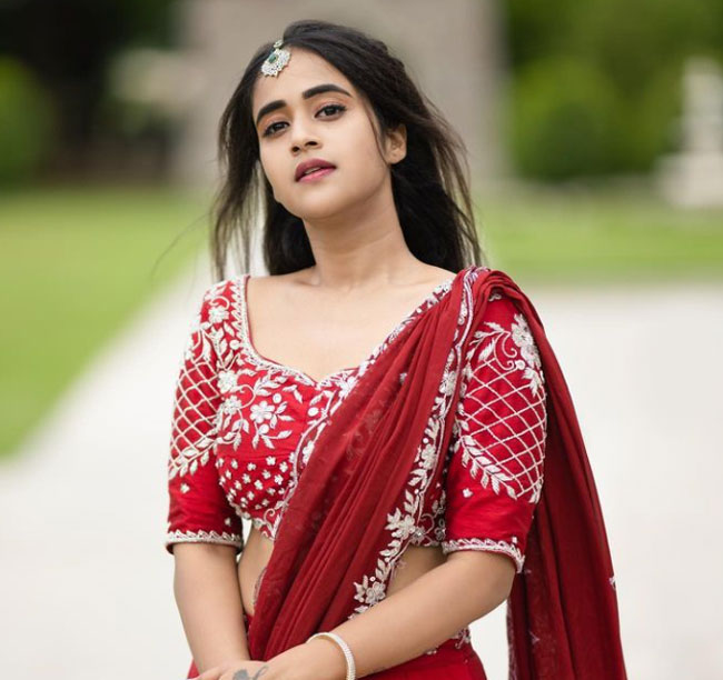 Deepthi Sunaina: యాక్సిడెంట్‌ వార్తలపై దీప్తి సునయన క్లారిటీ.. | bigg ...