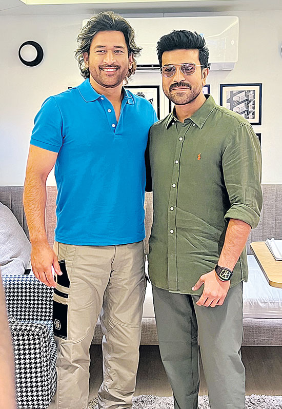 Ram Charan: చరణ్‌.. ధోనీ కలసిన వేళ | ram-charan-meets-ms-dhoni-in-mumbai