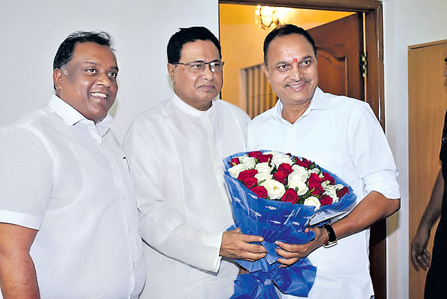 Pocharam Srinivas Reddy: కాంగ్రెస్‌ గూటికి పోచారం | former-assembly ...