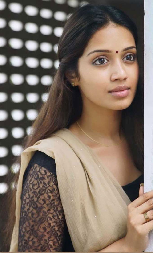 Nivetha Pethuraj: ఆ వార్తల్లో నిజం లేదు.. రూమర్స్‌ పై స్పందించిన నివేతా పేతురాజ్‌ | nivetha ...