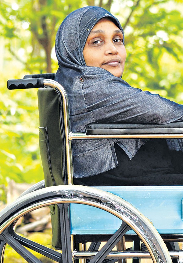 KV Rabiya: కాళ్లు లేకపోతేనేం.. పాఠ్య పుస్తకాల్లో నిలిచి | a-story-on ...