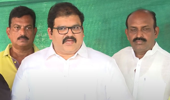 Pattabhi: తాడేపల్లి ప్యాలెస్‌లో సిద్ధం చేసిన పిటిషన్‌ను మీరు చదివారా ...