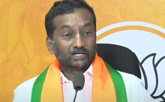 Raghunandan Rao: అహంకారం వల్లే భారాస నేతలు ప్రజలకు దూరం: రఘునందన్‌రావు ...