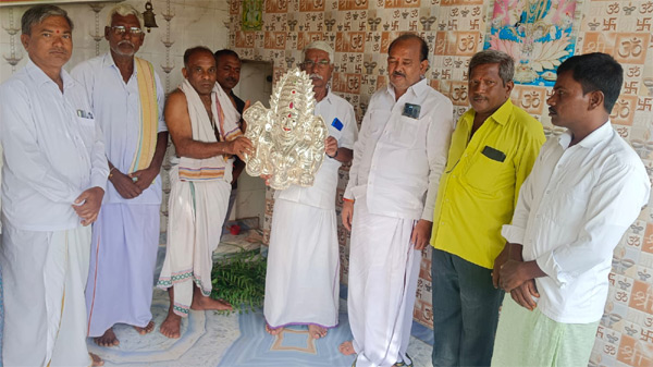 అమ్మవారికి వెండి తొడుగు వితరణ | distribution-of-silver-crown-to ...