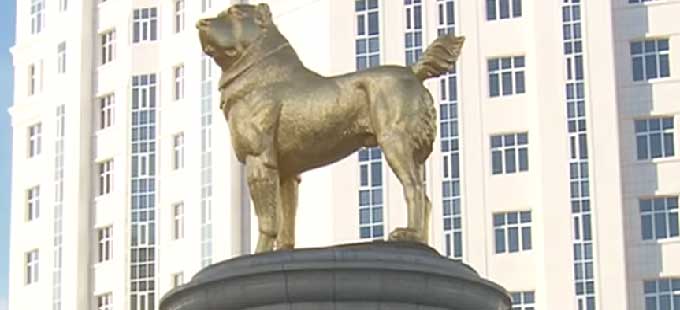 ‘కనకపు సింహాసనంపై’ కాదు.. ఈ శునకమే కనకం | golden-dog-statue-in-turkmenistan