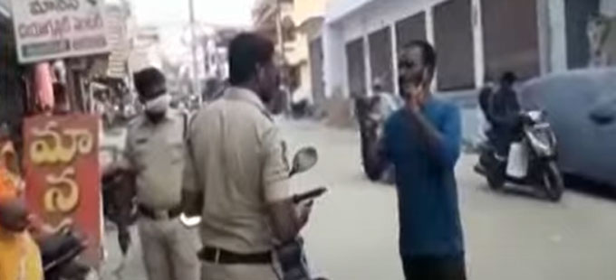 హెల్మెట్‌ మాకేనా.. మీరెందుకు పెట్టుకోరు? | yellandu-youth-questions ...