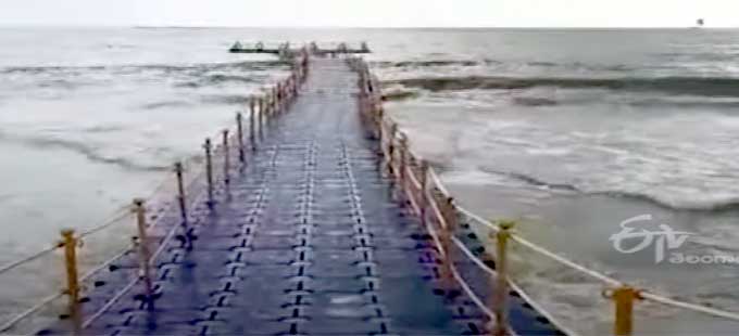 Floating Bridge: సముద్రపు అలలపై నడిచేద్దామా.. | floating-bridge-at ...