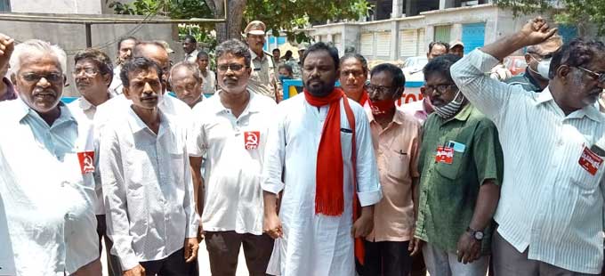 Andhra News: ఎమ్మెల్సీ అనంతబాబును అరెస్ట్‌ చేయాల్సిందే: కాకినాడ ...