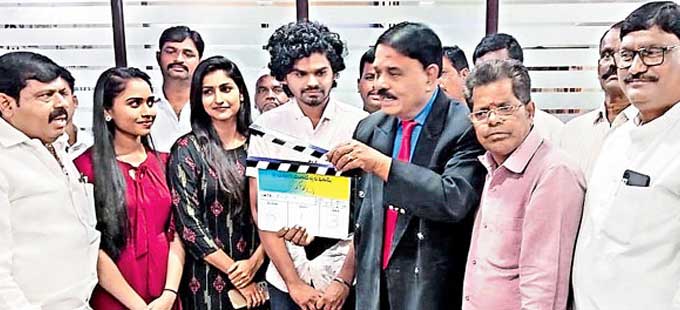 Palle Raghunatha Reddy: కలెక్టర్‌ అవతారం ఎత్తిన మాజీ మంత్రి పల్లె ...