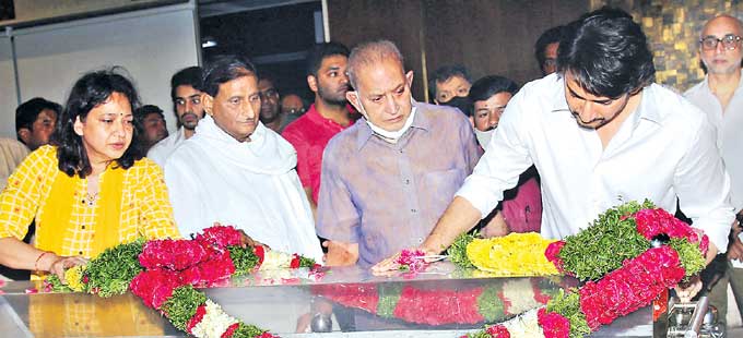 Indira Devi: మహేష్‌కి మాతృవియోగం | mahesh-babu-mother-indira-devi ...