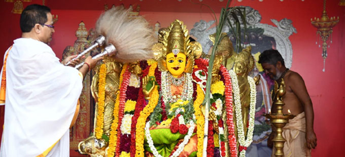 Indrakeeladri: ఇంద్రకీలాద్రిపై దసరా ఉత్సవాలు.. లలితా త్రిపుర ...