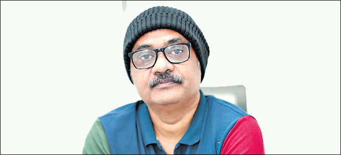 Thaggedele: ఊహించని విధంగా ఉంటేనే ఆదరణ | director-srinivas-raju-latest ...