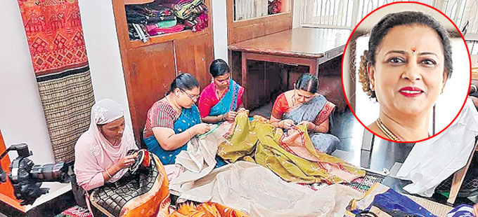 నిర్మలమ్మ కట్టిందిమాచీరే | arati-crafts-founder-arati-hiremath-speaks ...