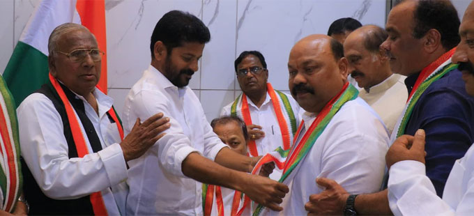 Dharmapuri Srinivas: అర్వింద్‌ దిగజారి వ్యవహరిస్తున్నారు: ధర్మపురి ...