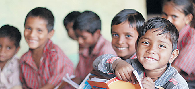 Arvind Tiwari: అంతా కలిసి.. హోంవర్క్ చేసి.. | jamshedpur-school-teacher ...