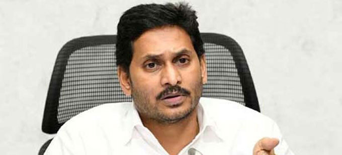 Kodi Kathi Case: కోడికత్తితో గాయమైతే జగన్‌ చొక్కా ఎందుకు చిరగలేదు ...