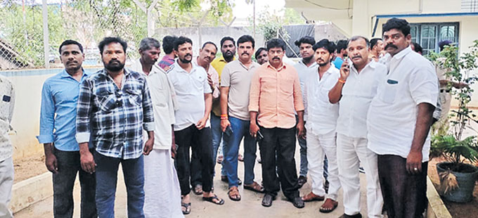 Macharla: తెదేపా నేత బ్రహ్మారెడ్డి జన్మదిన వేడుకలపై పోలీసుల ఆంక్షలు ...