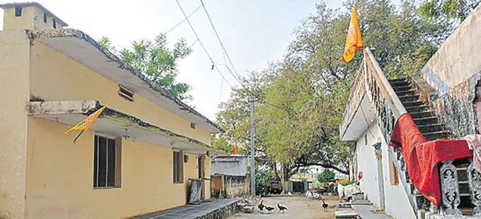 Ravindranath Reddy: సీఎం జగన్‌ మేనమామకు నిరసన సెగ | general