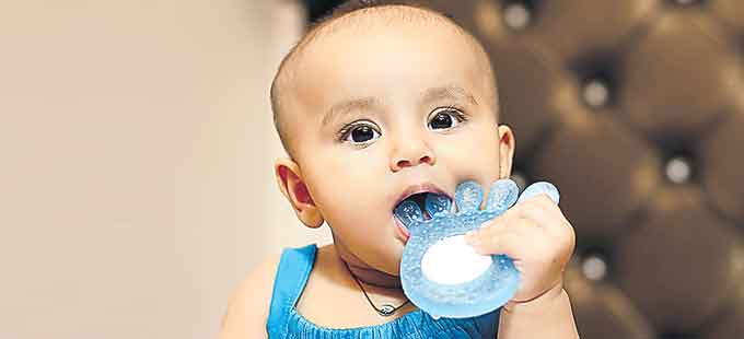 Parenting: పాలపళ్లు వస్తున్నాయా.. | tips-to-follow-while-coming-baby-teeth