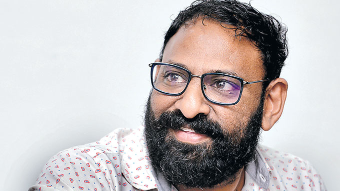 Srikanth Addala: ఆ ఘర్షణలు.. యుద్ధాలు చూపించడం ఇష్టం | srikanth-addala ...