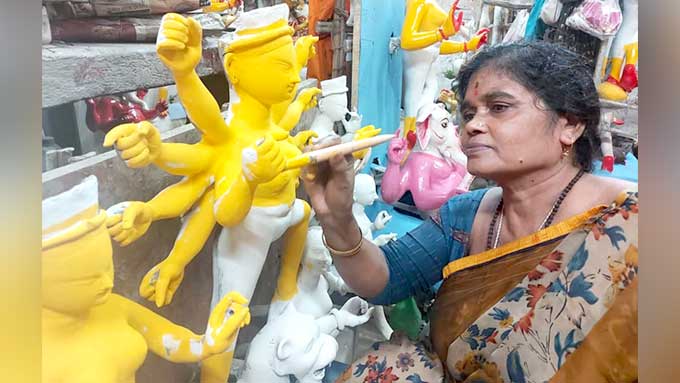 Idol Makers: అమ్మకు అందమైన రూపాన్నిస్తూ.. | special-story-on-kumartuli ...