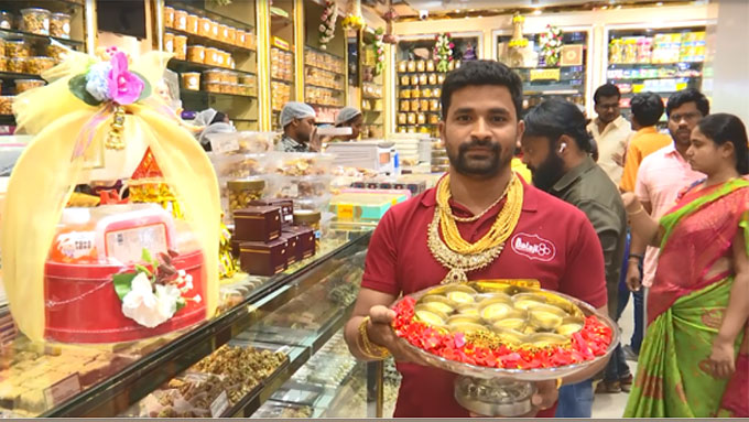 Gold sweet: దీపావళి ప్రత్యేకం.. గోల్డ్‌ స్వీట్‌ తిన్నారా? | diwali ...