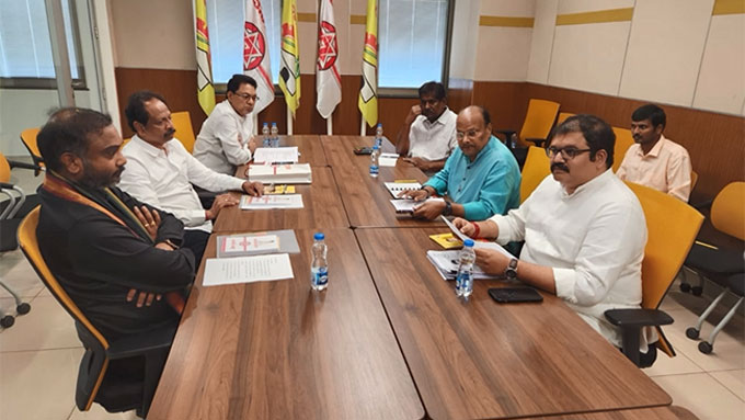 TDP - Janasena: తెదేపా-జనసేన ఉమ్మడి మేనిఫెస్టో కమిటీ భేటీ | tdp-janasena-joint-manifesto ...