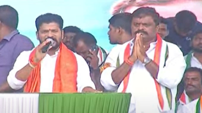 Revanth reddy: రఘునందన్‌కు ఓట్లు అడిగే హక్కు లేదు: రేవంత్ రెడ్డి ...