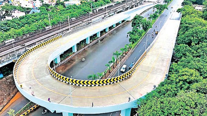 U Turn Bridge : చెన్నై నగరంలో.. యూటర్న్‌ పైవంతెన | general