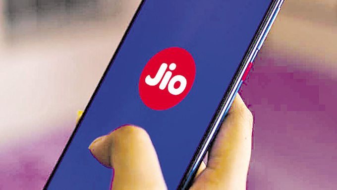 Jioలో ప్రత్యేక డేటా ప్యాక్‌.. రూ.148తో 12 OTTలు.. 10జీబీ డేటా | rs-148-plan-from-jio-comes-with ...