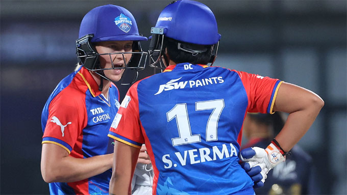 WPL Final: దుమ్మురేపిన బెంగళూరు బౌలర్లు.. 113కి దిల్లీ ఆలౌట్‌ | dc-vs ...