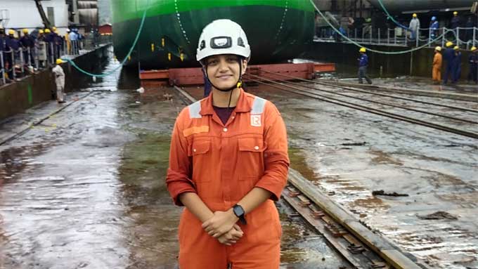 Pooja: ఆ నౌకలన్నీ ఆమె కనుసన్నల్లోనే.. | inspiring-story-of-indias-first ...