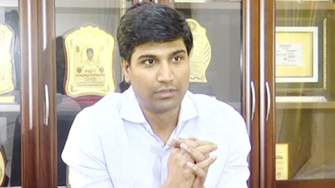 EC: వైకాపా నేతలపై ఎన్నికల సంఘానికి నరసరావుపేట ఎంపీ ఫిర్యాదు | narasa-raopet-mp-complained-to ...