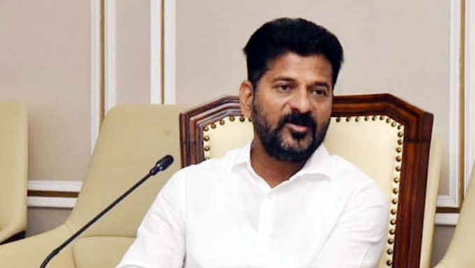 Revanth Reddy: సీఎం రేవంత్‌ కాన్వాయ్‌కి తప్పిన ప్రమాదం | tyre-puncher ...