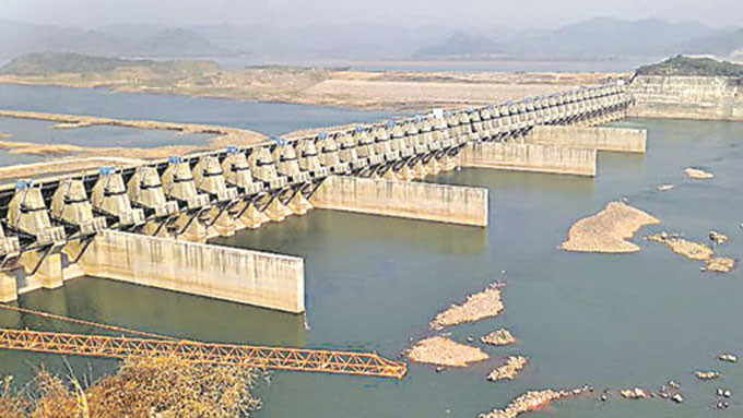 Andhra Pradesh: ఐదేళ్ల నిర్లక్ష్యం.. మోయలేని భారం | ap-irrigation ...