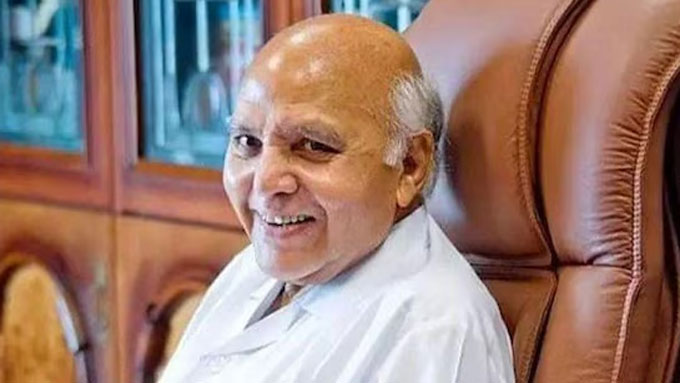 Ramoji Rao: ఫొటోలో పొరపాటును చెబితే.. బీరువా బహూకరించారు | tanikella ...