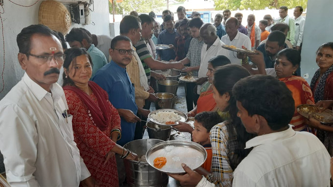 గంగపుత్ర శివాలయంలో మహా అన్నదానం | maha-annadanam-at-gangaputra-shiva-temple