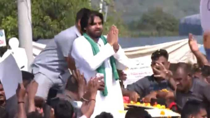 Pawan kalyan: డిప్యూటీ సీఎం పవన్‌కు అమరావతిలో ఘనస్వాగతం | amaravati-farmers-grand-welcome-to ...