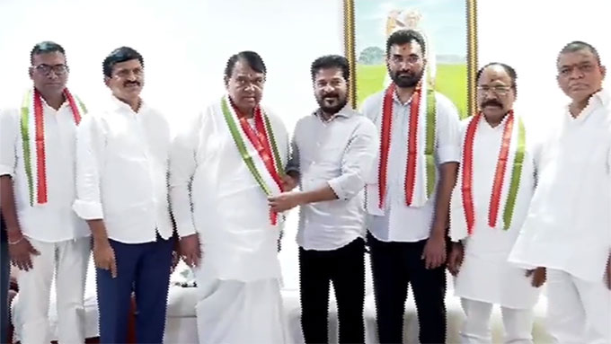 Pocharam Srinivas Reddy: భారాసకు షాక్‌.. కాంగ్రెస్‌లో చేరిన మాజీ ...