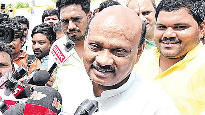 Ayyannapatrudu: సభాపతిగా అయ్యన్నపాత్రుడు ఏకగ్రీవం | ayyanna-patrudu-elected-unopposed-as-ap ...