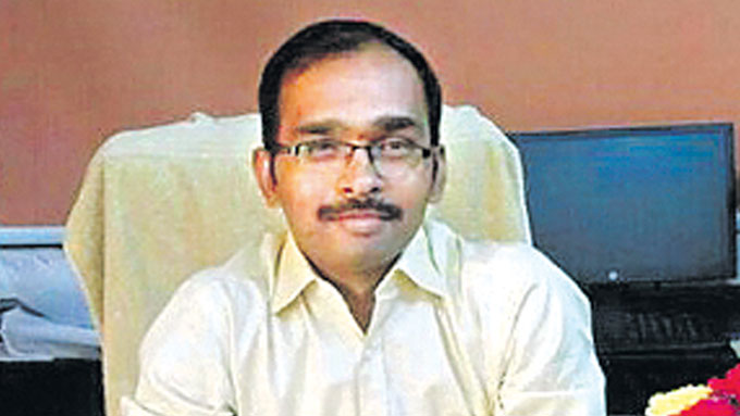 Vasudeva Reddy: ఏపీఎస్‌బీసీఎల్‌ మాజీ ఎండీ వాసుదేవరెడ్డి నివాసంలో సీఐడీ ...