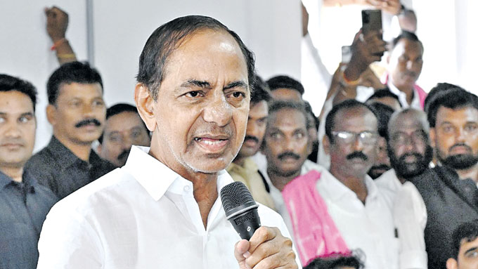 KCR: ఒకరు పోతే పది మందిని తీర్చిదిద్దుకుందాం | former-cm-kcr-met-brs ...